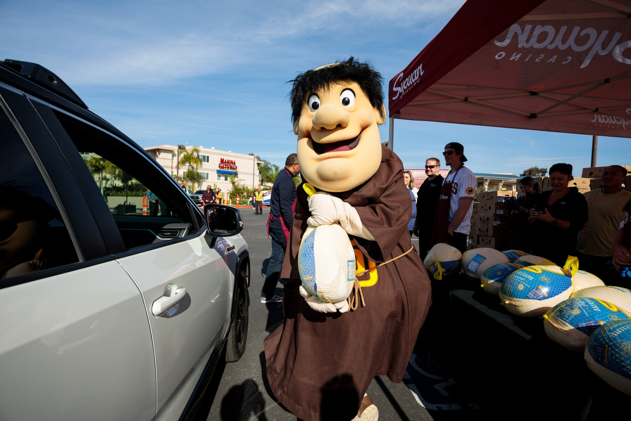 Sycuan and Padres Donate 1,000 Turkeys to Families | Sycuan Casino Resort